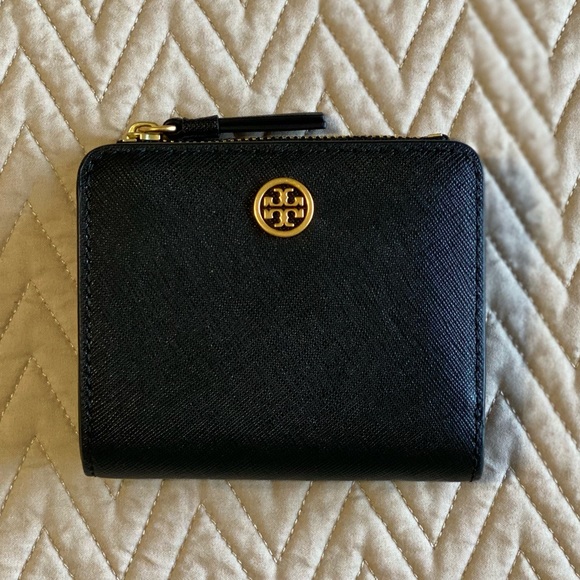 Tory Burch | Bags | Tory Burch Robinson Mini Wallet | Poshmark